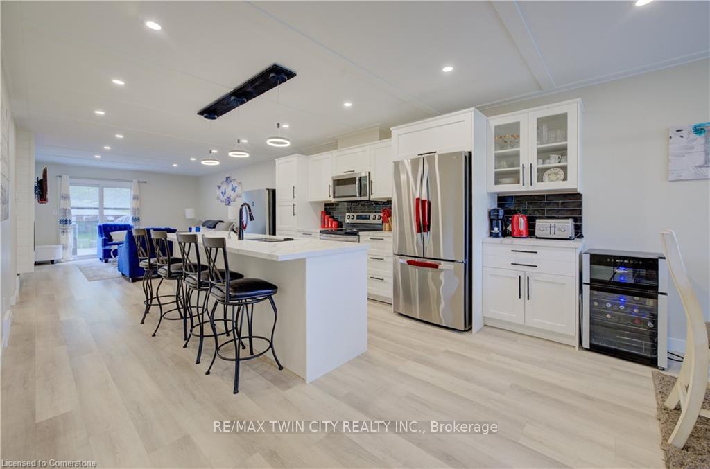 6 Hanlon Place, Brant, ON N3L 3E3