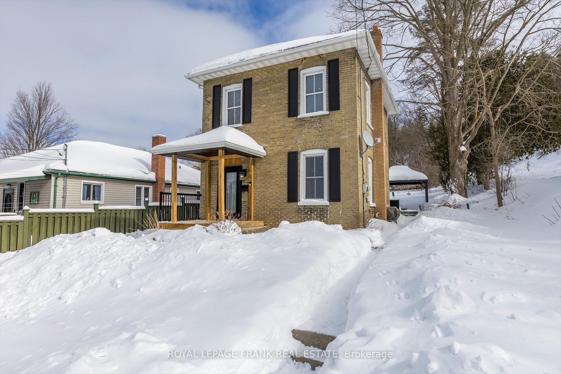 6 Knox Street, Peterborough, ON K9H 2A8