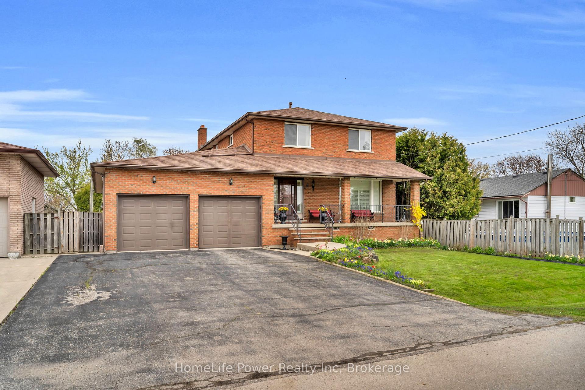 6 Leckie Avenue, Hamilton, ON L8J 2S8