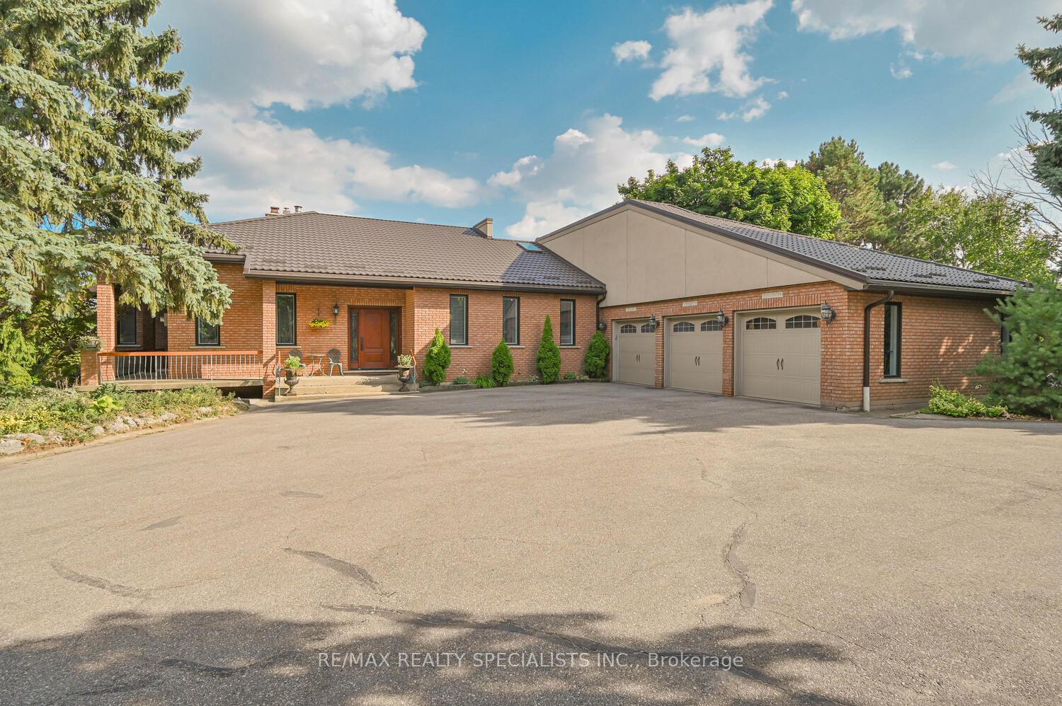 6 Leone Lane E, Brampton, ON L6P 0K9