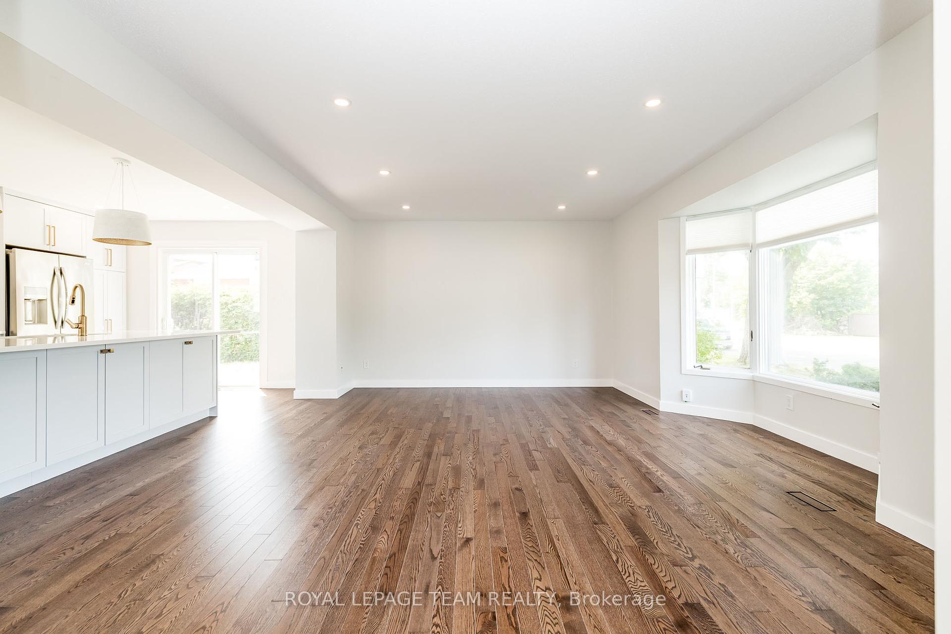 6 Lillico Drive, Hunt Club - Windsor Park Village and Area, ON K1V 0E4