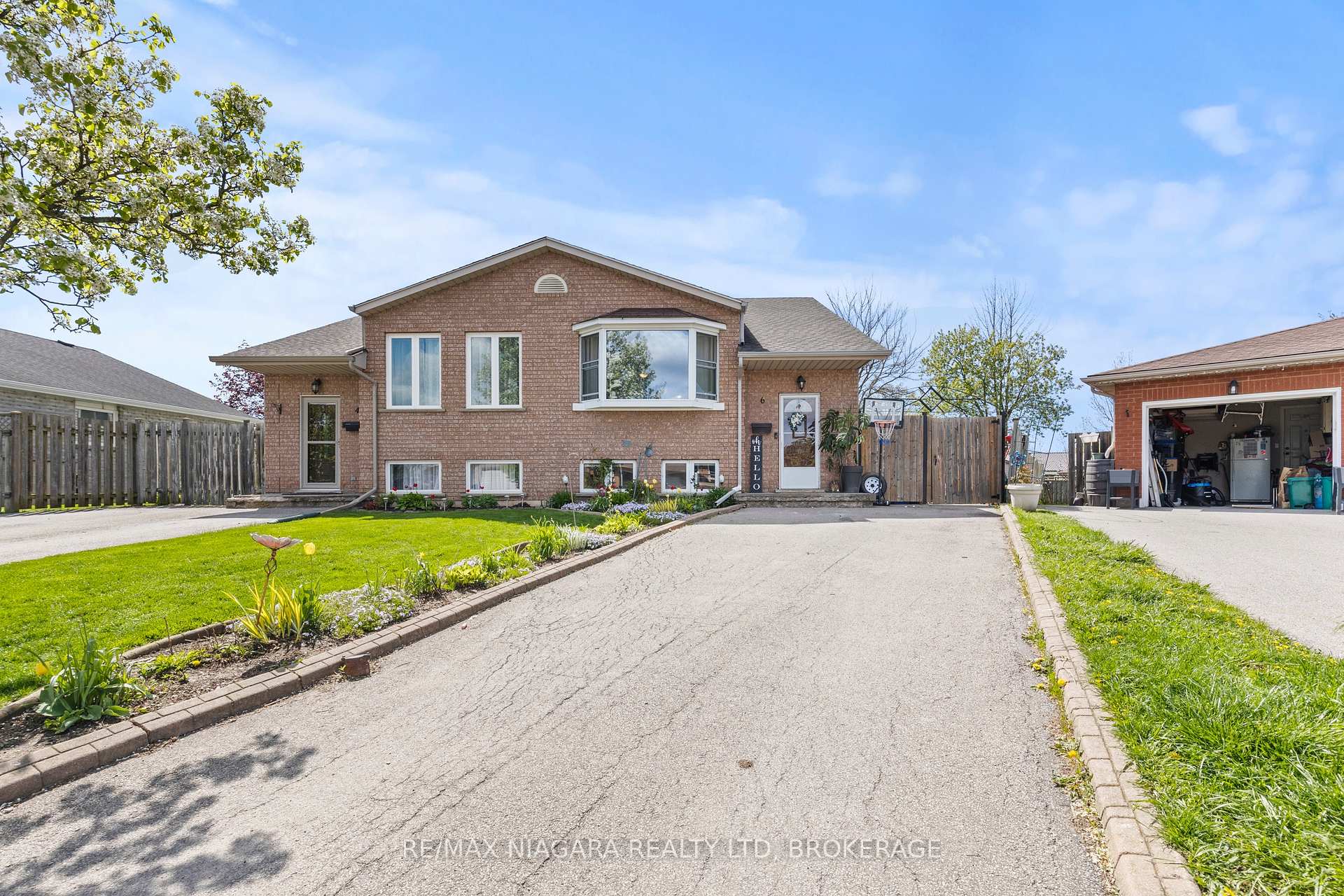 6 Marc Court, Welland, ON L3B 5X2