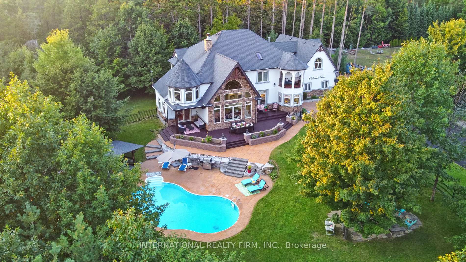 Springwater Real Estate MLS® Listings & Houses For Sale