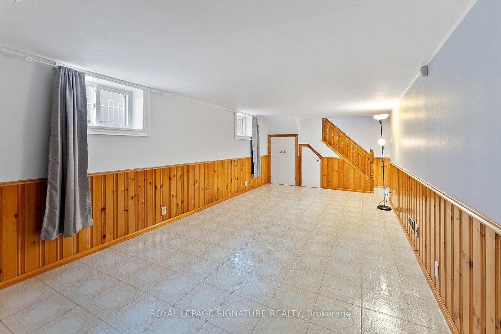 6 Robindale Avenue, Toronto, ON M8W 4A9