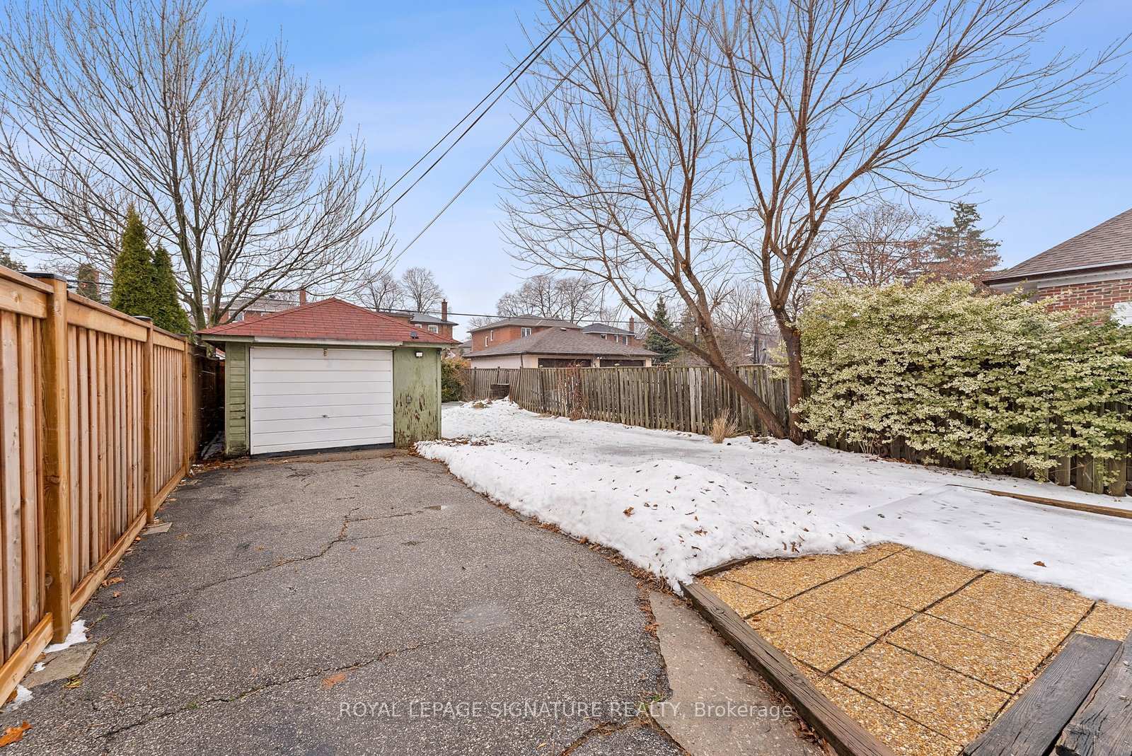 6 Robindale Avenue, Toronto, ON M8W 4A9