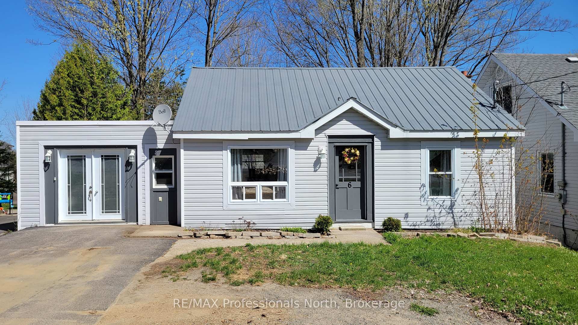 6 Rogers Road, Huntsville, ON P1H 1T1