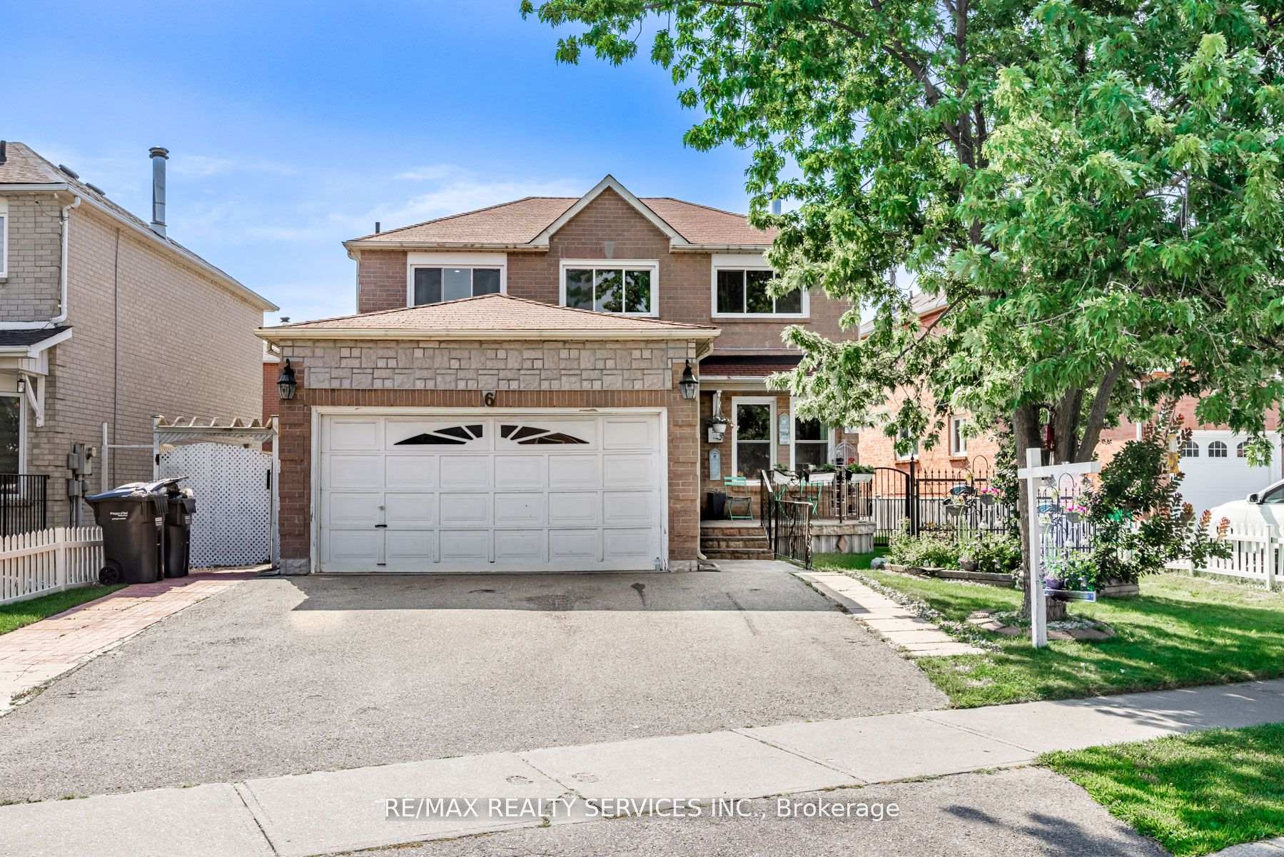 6 Songsparrow Drive, Brampton, ON L6Y 4A2