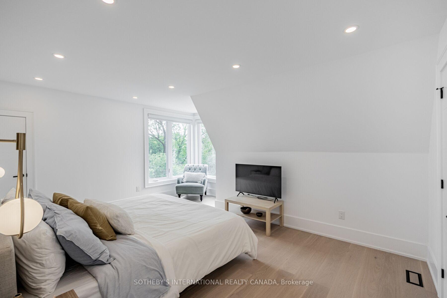 6 Twenty Fifth Street, Toronto, ON M8V 3P3