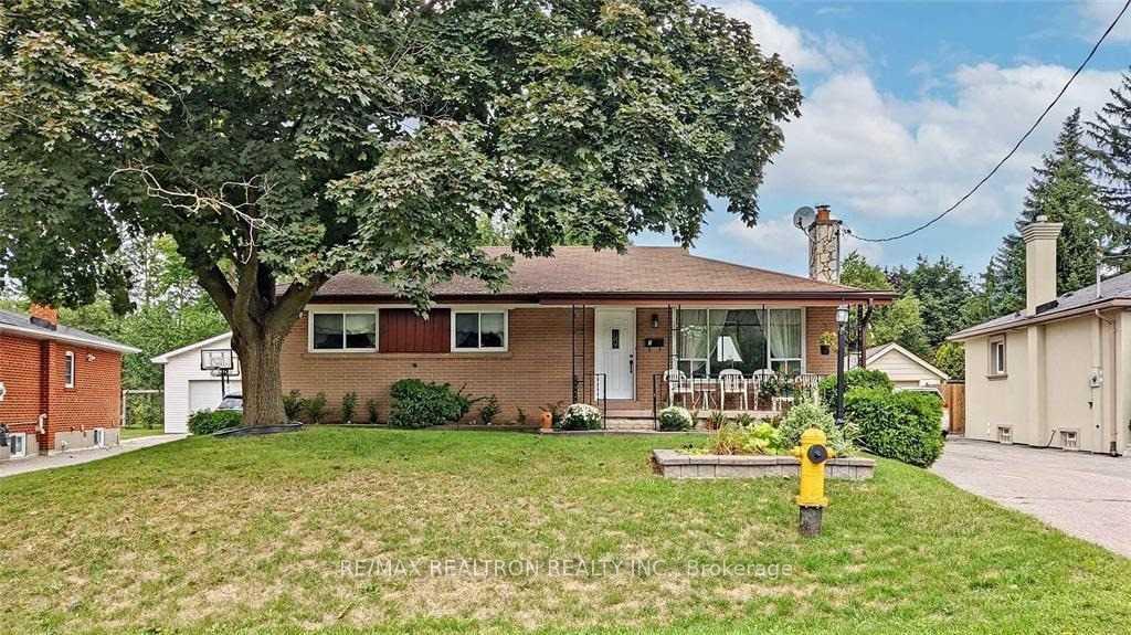 6 Winlaw Place, Markham, ON L3P 2C6