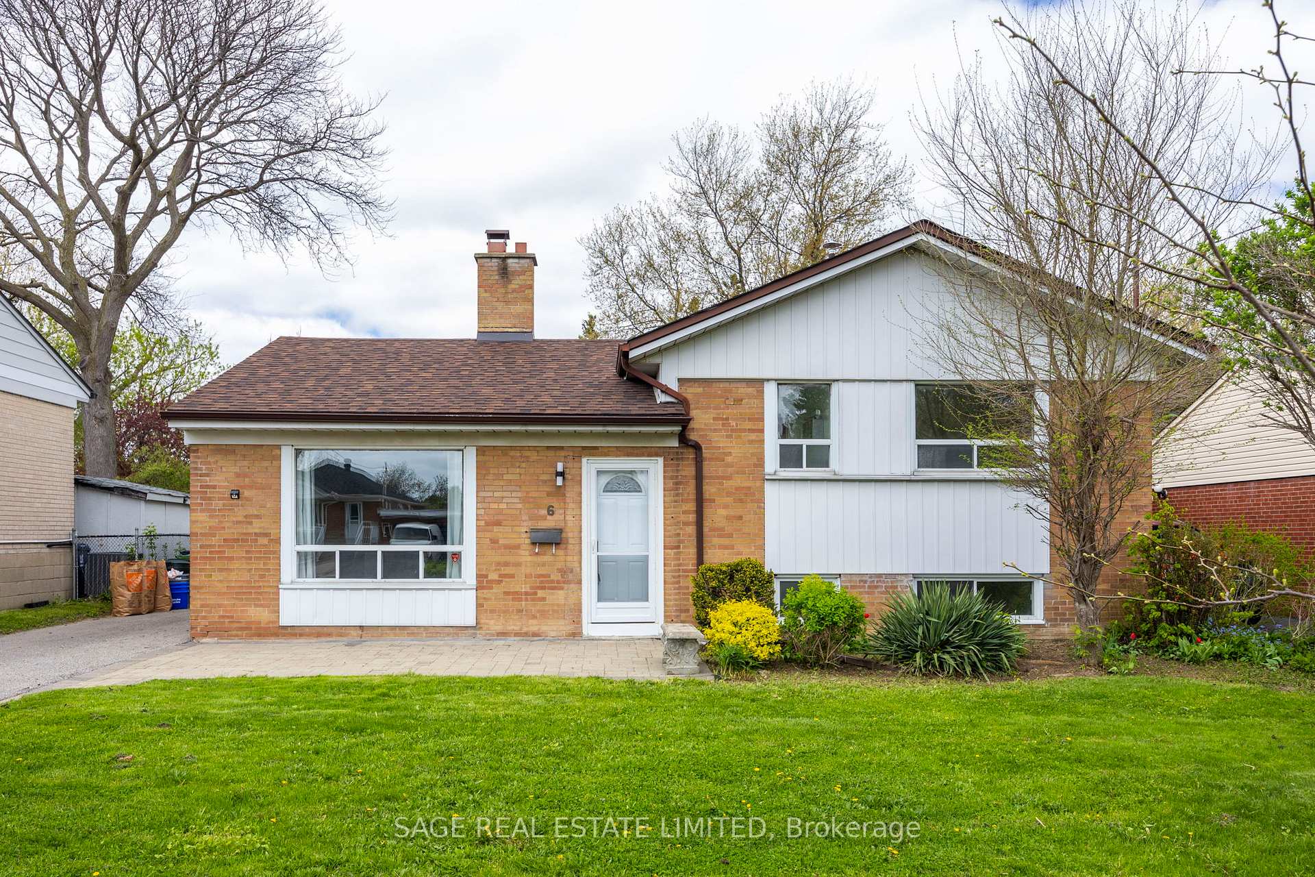 6 Zambri Walk, Toronto, ON M1P 1H8