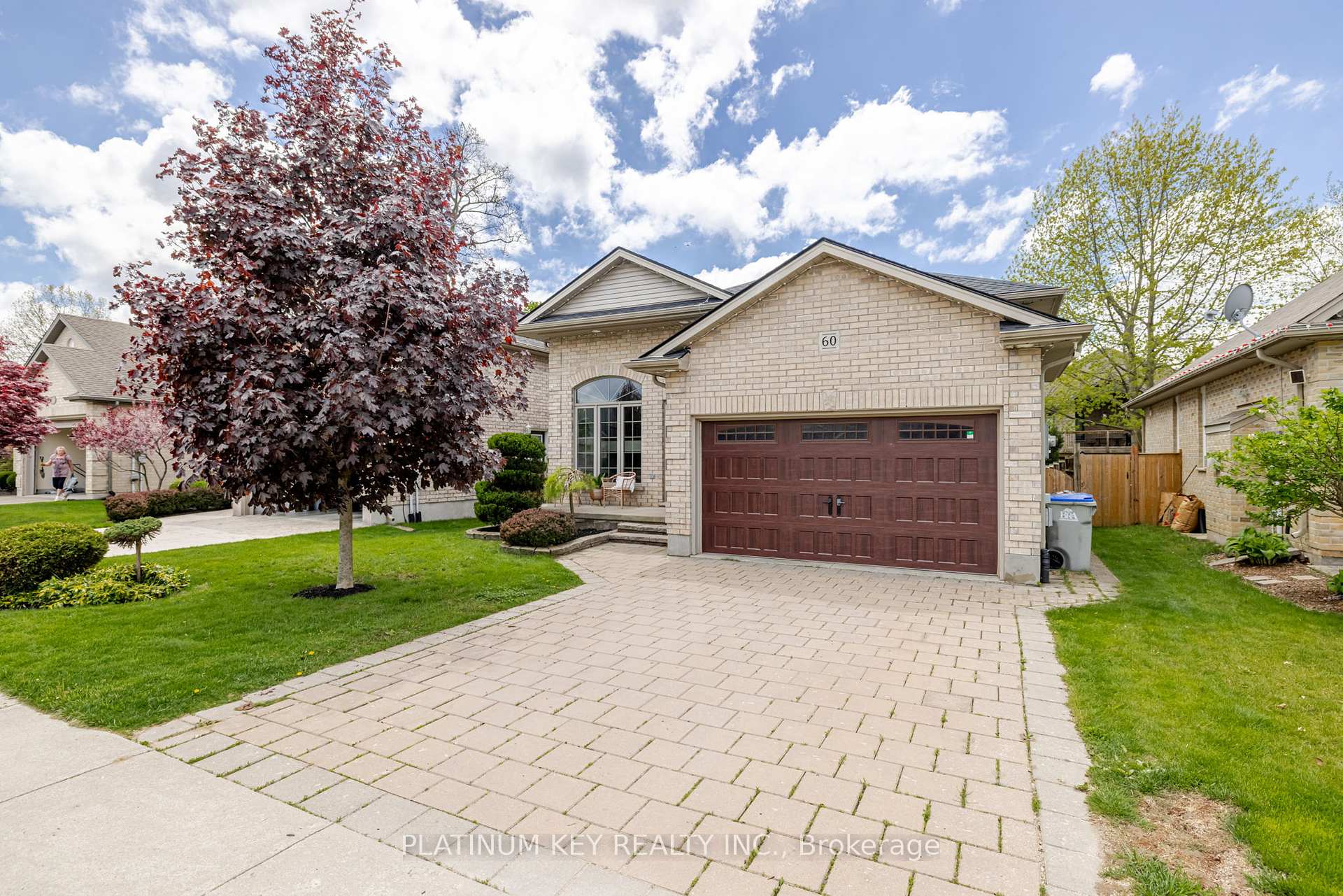 60 Bridle Path, Strathroy-Caradoc, ON N7G 4K3