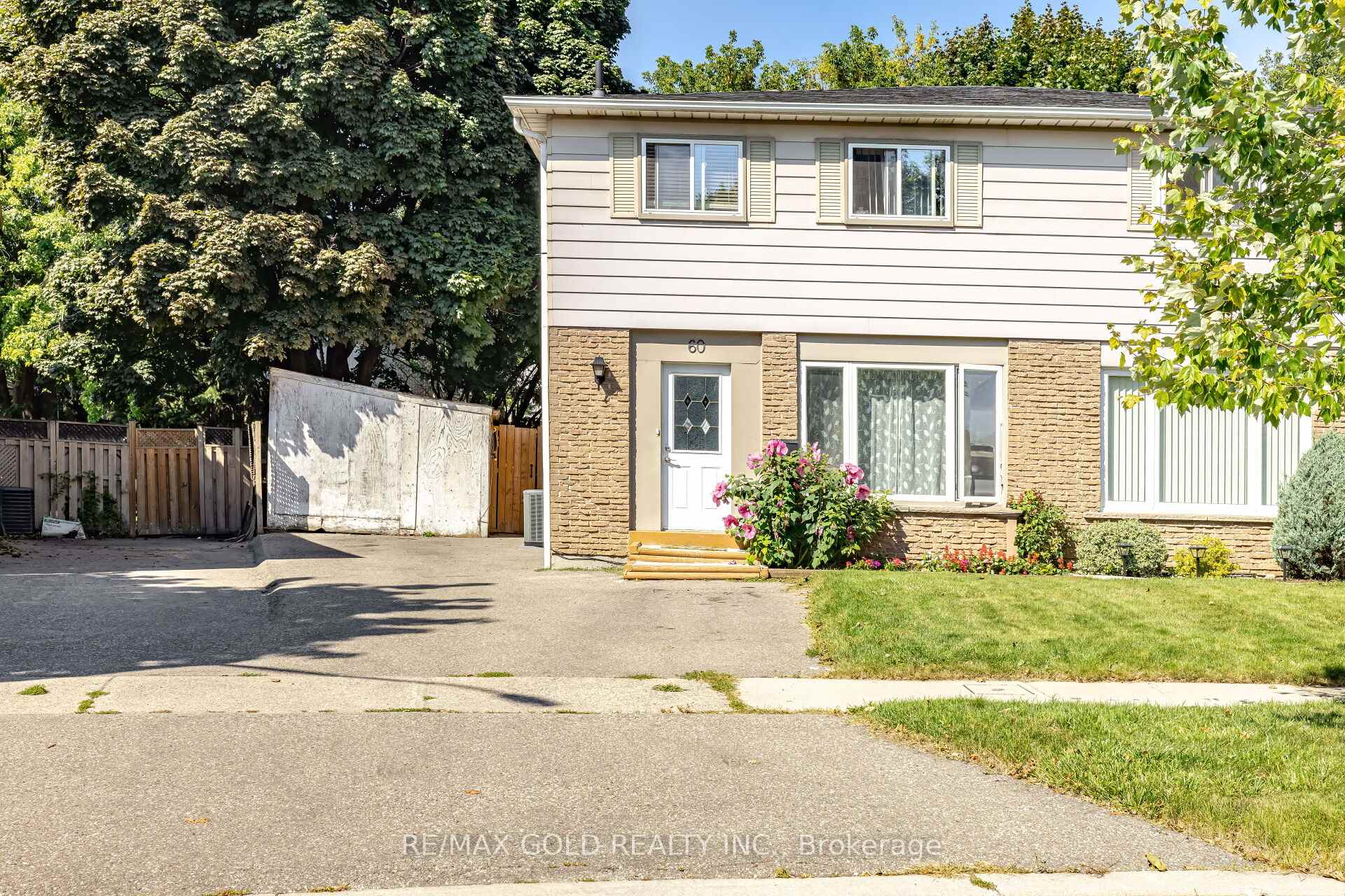 60 Chipwood Crescent, Brampton, ON L6V 2E5