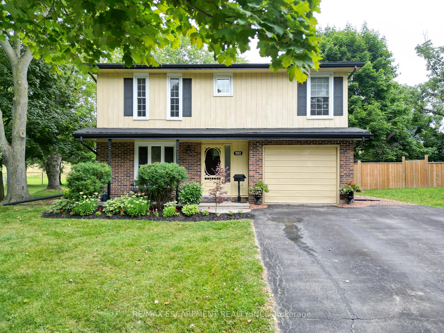 60 Fieldgate Drive, Brantford, ON N3P 1H4