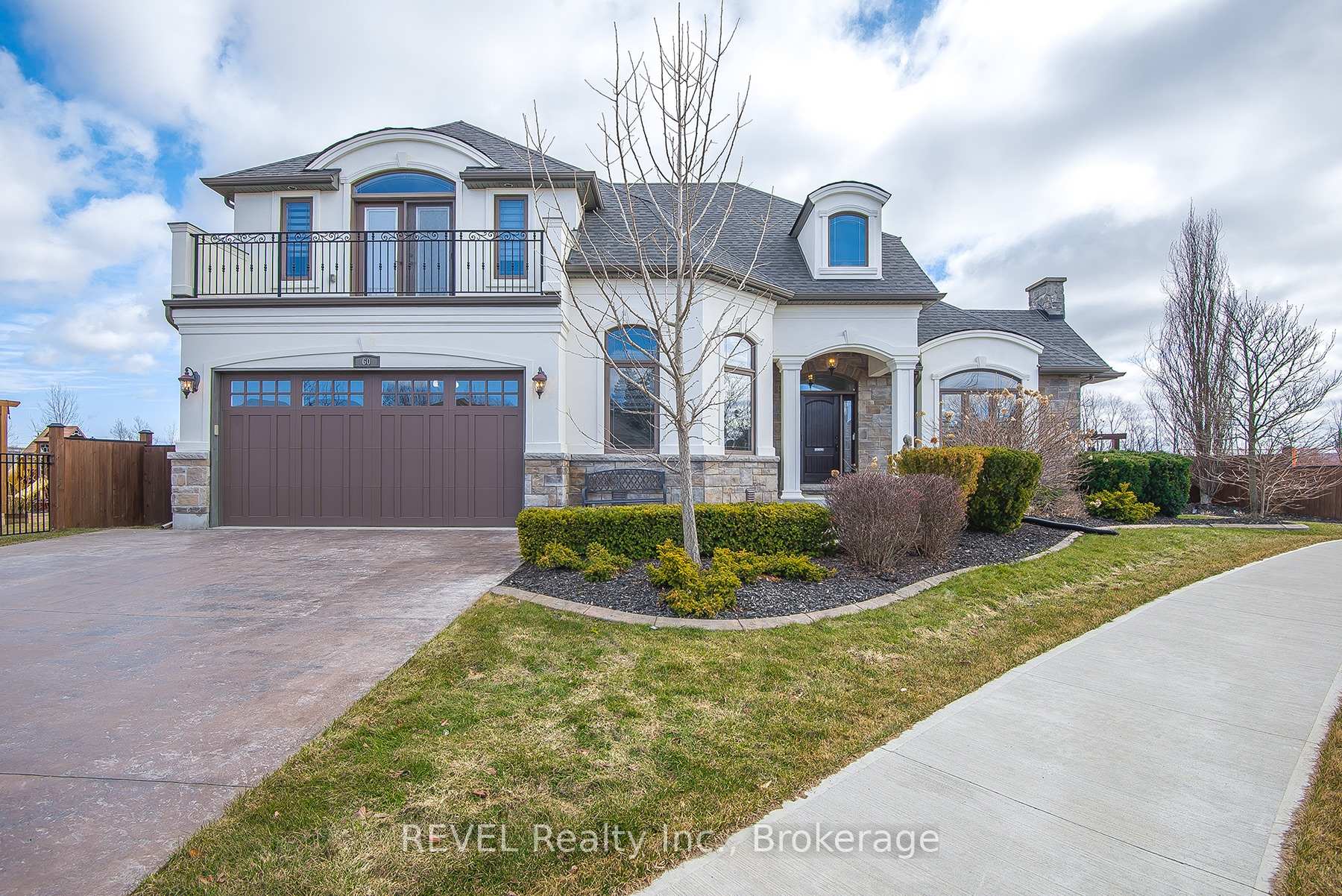 60 Mackenzie King Avenue, St. Catharines, ON L2P 0E1