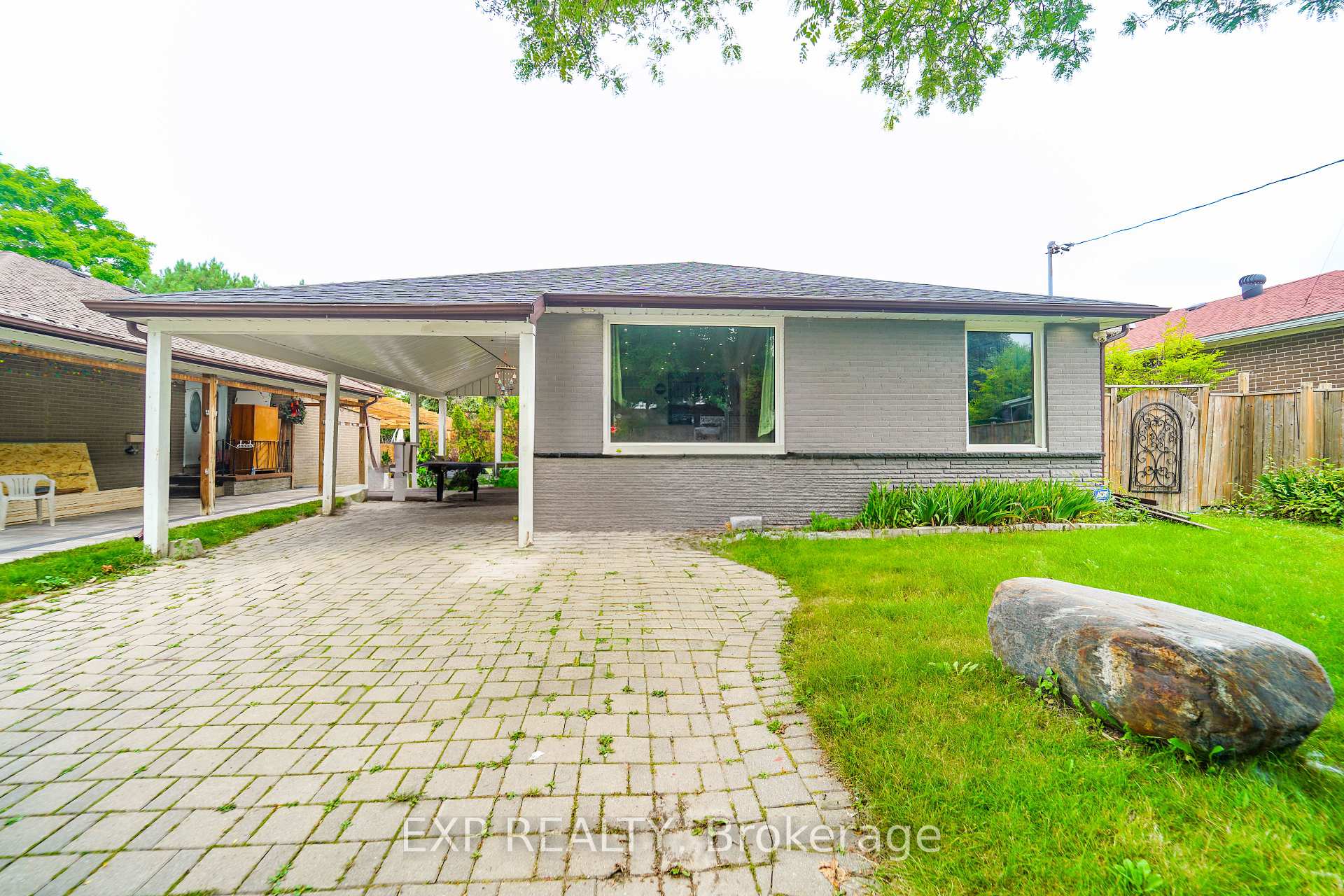 60 Manorglen Crescent, Toronto, ON M1S 1W4
