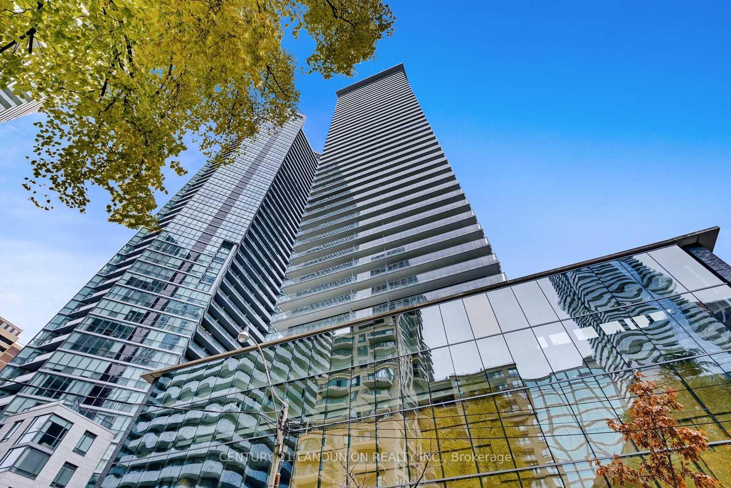 601 - 33 Charles Street E, Toronto, ON M4Y 1R9