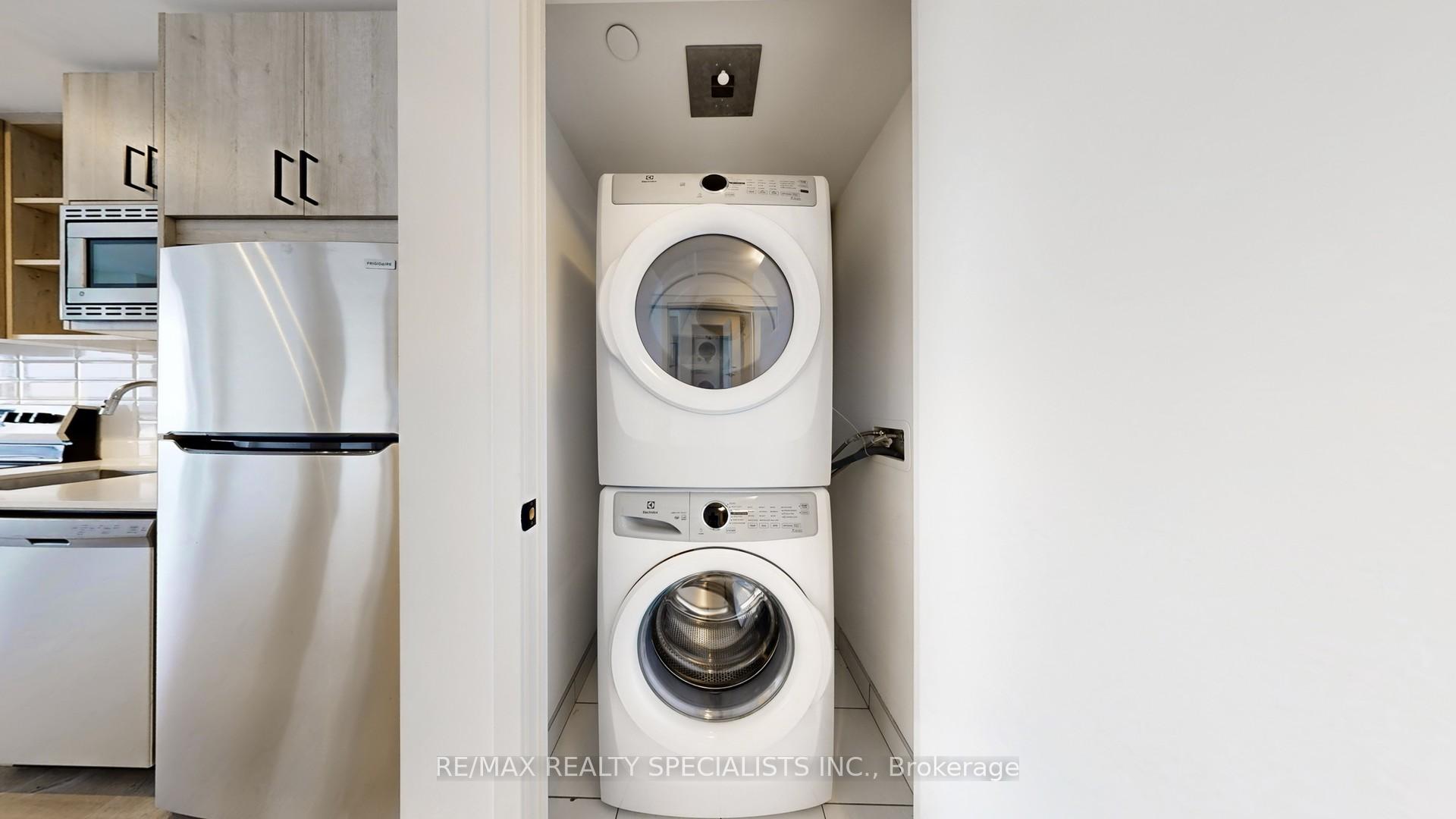 601 - 60 George Butchart Drive, Toronto, ON M3K 0A7