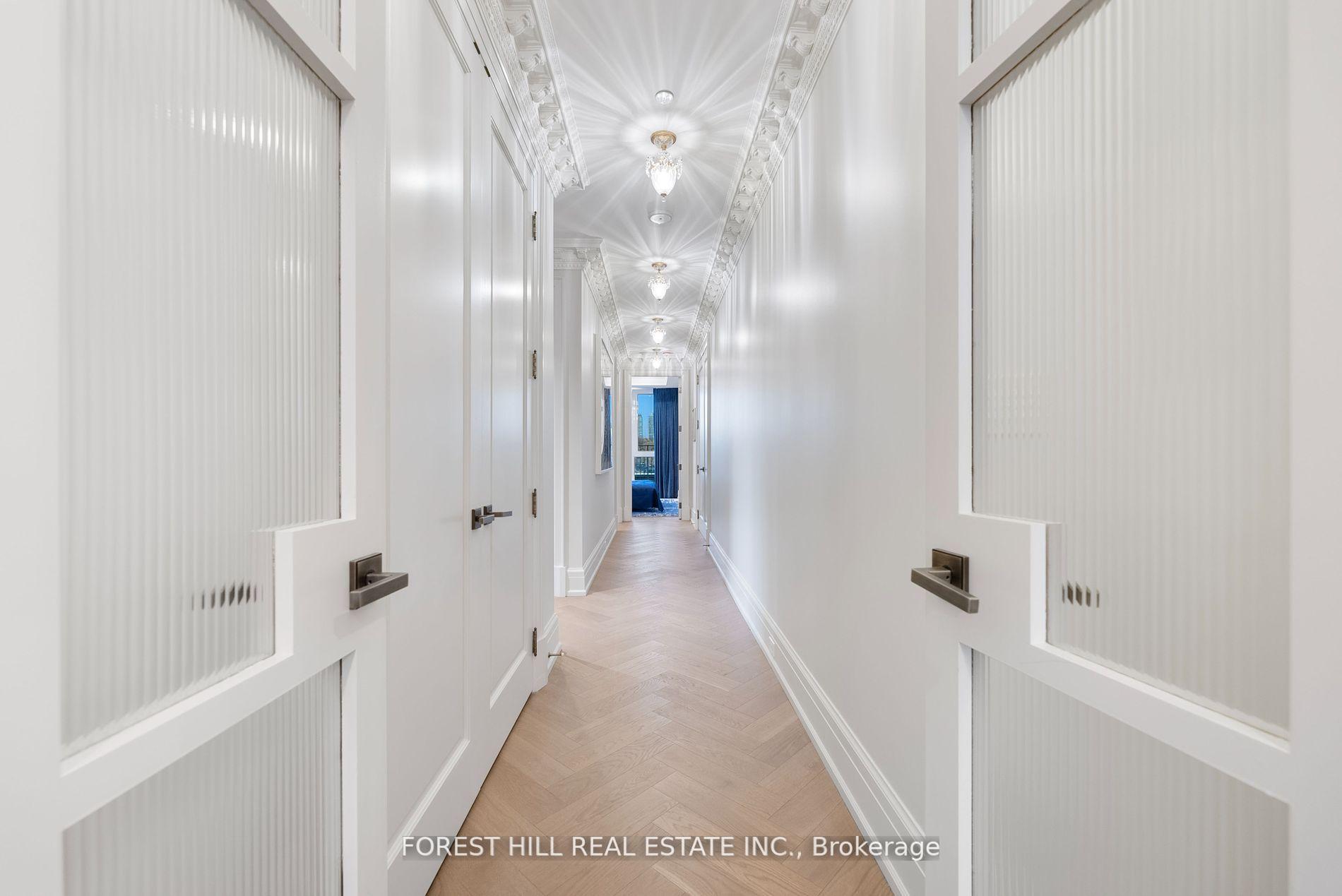 602 - 128 Hazelton Avenue, Toronto, ON M5R 2E2