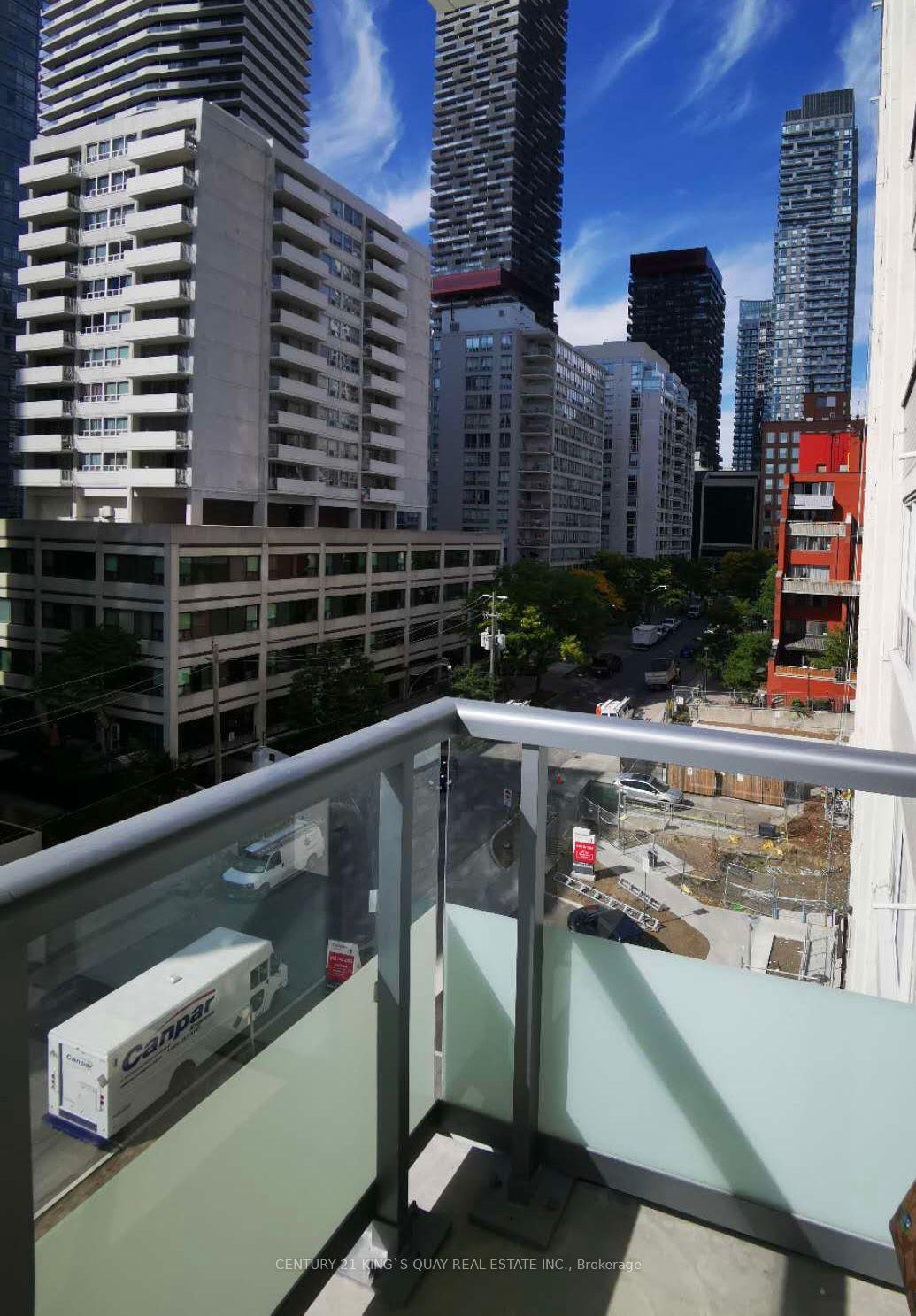 602 - 25 Holly Street, Toronto, ON M4S 0E3