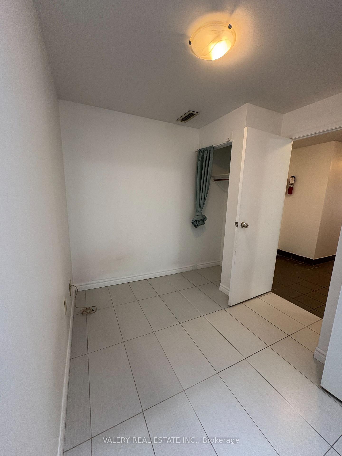 2 - 603 Gerrard Street E, Toronto, ON M4M 1Y2