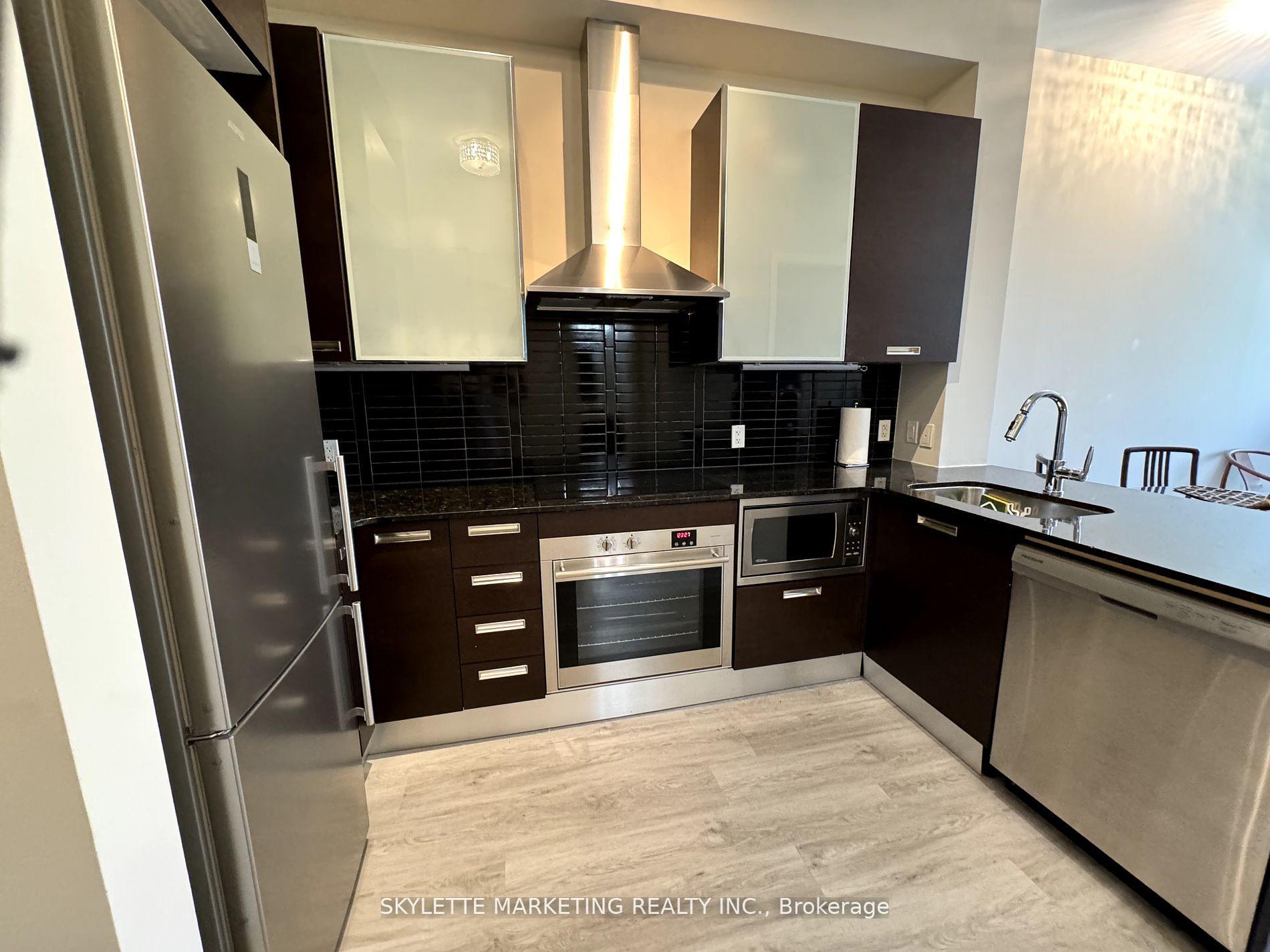 604 - 21 Balmuto Street, Toronto, ON M4Y 1W4
