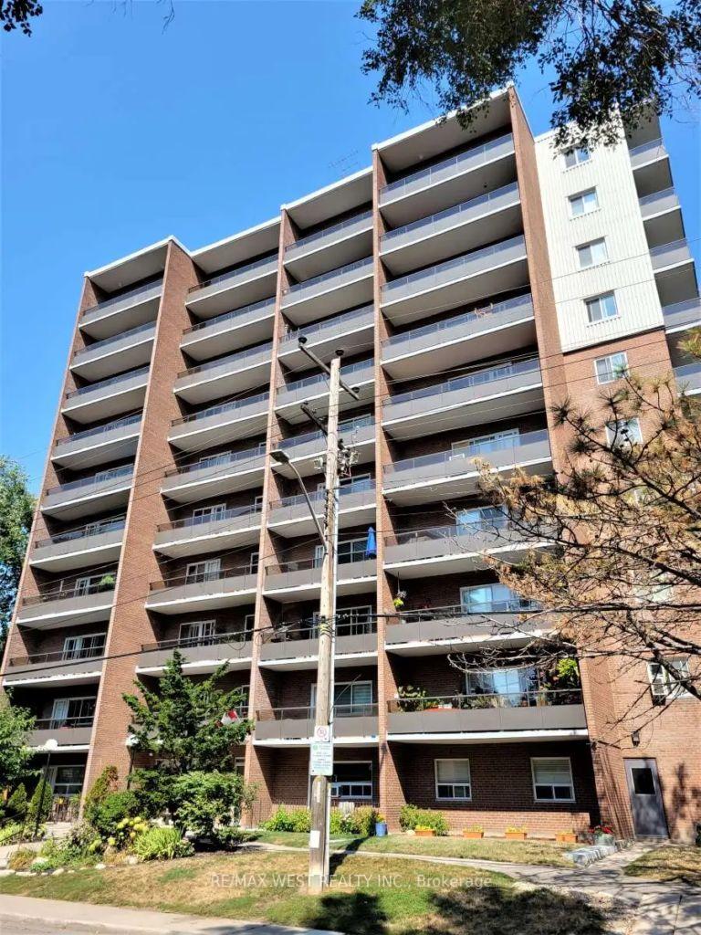 605 - 15 Elizabeth Street, Mississauga, ON L5G 2Z3