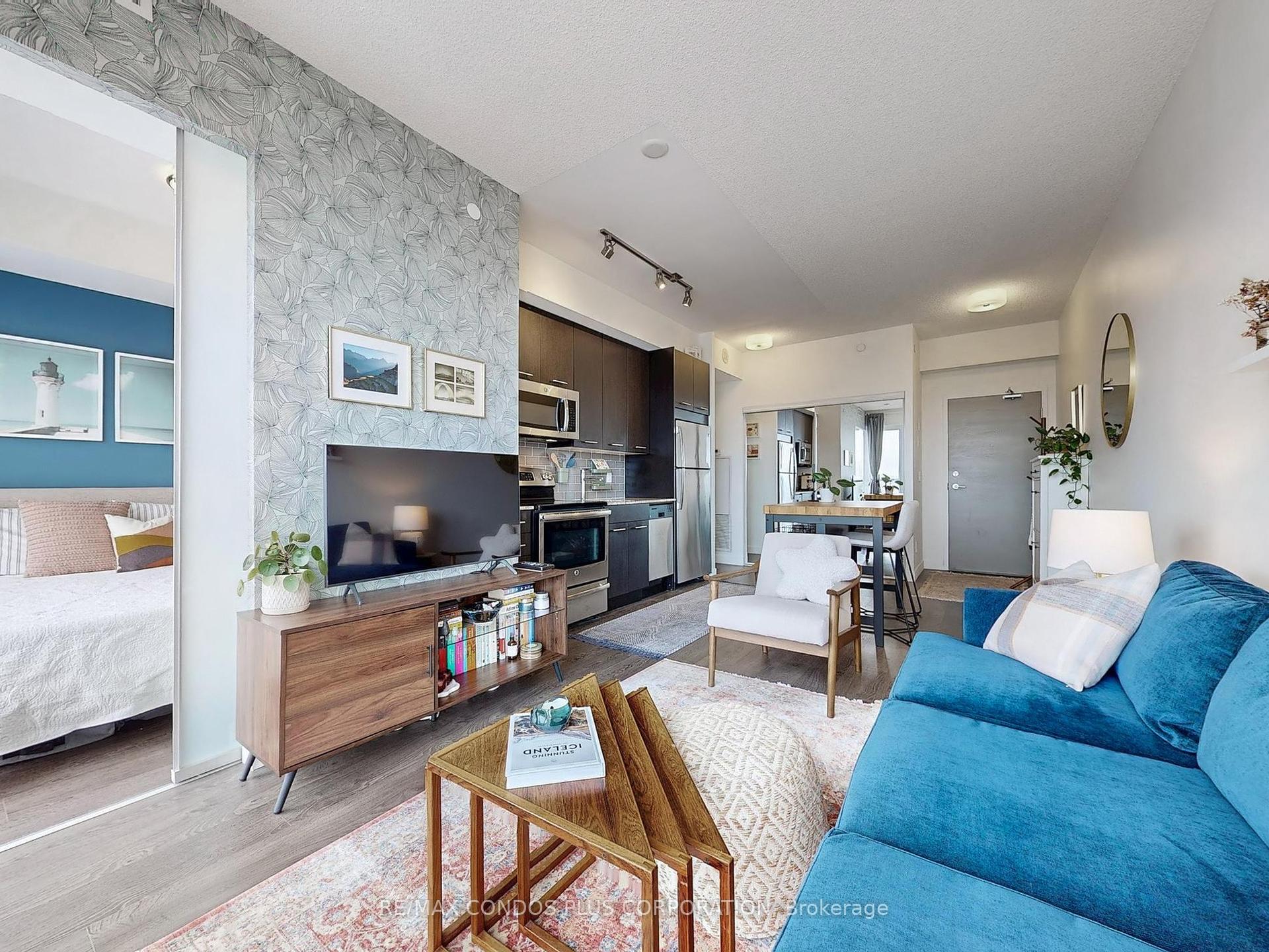 605 - 2055 Danforth Avenue, Toronto, ON M4C 1J8