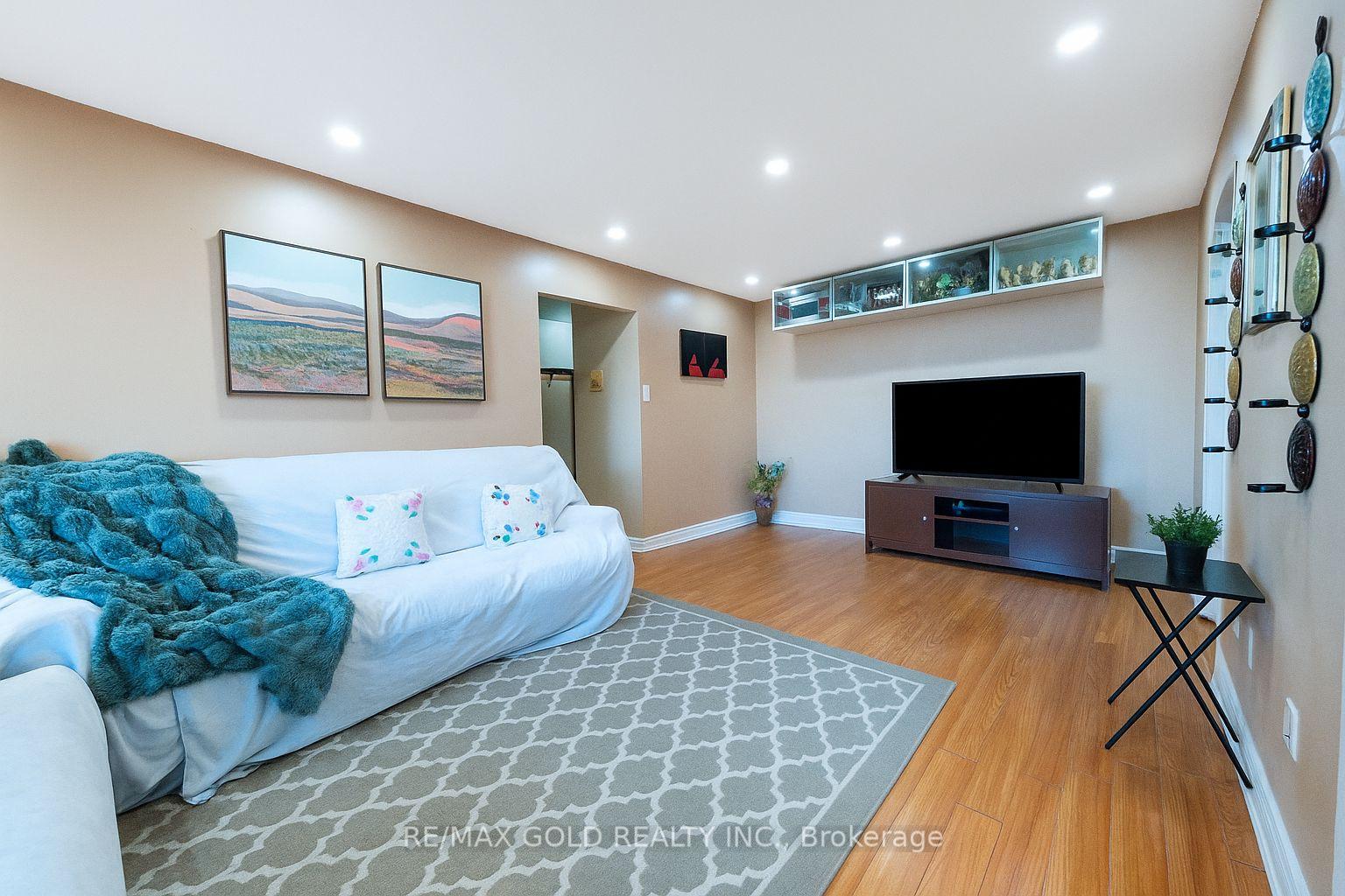 605 - 3555 Derry Road E, Mississauga, ON L4T 1B2