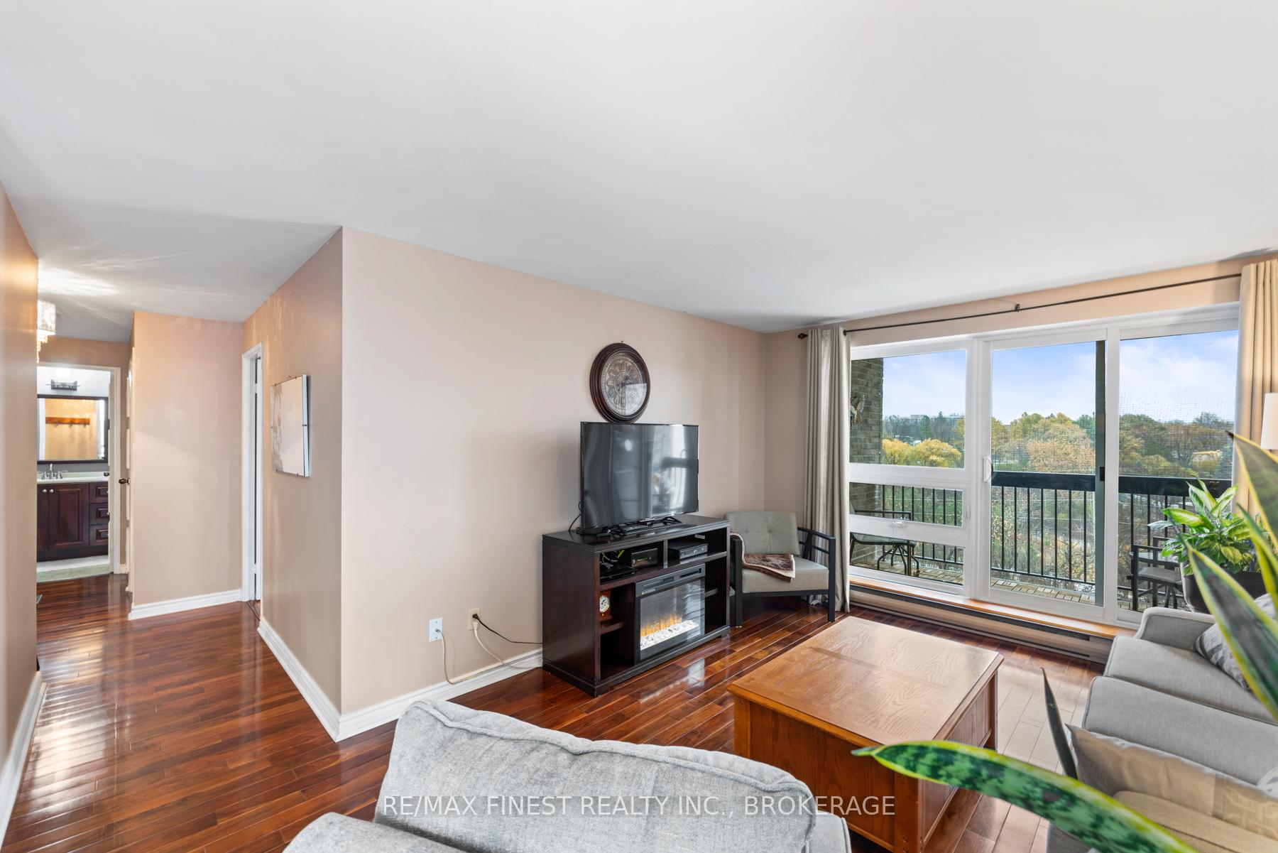 605 - 358 Queen Mary Road, Kingston, ON K7M 7E8