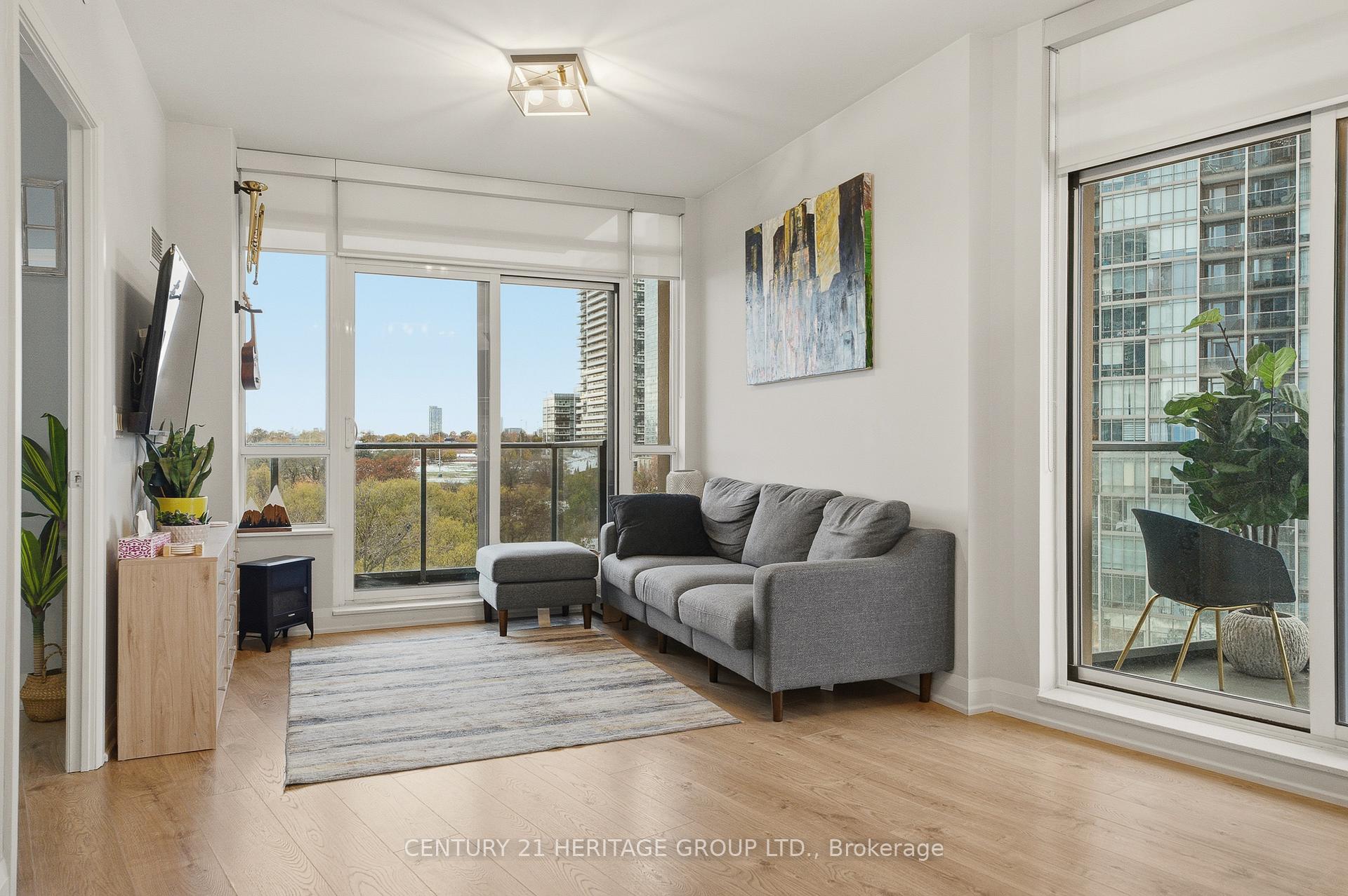 Toronto Real Estate MLS® Listings & Houses For Sale