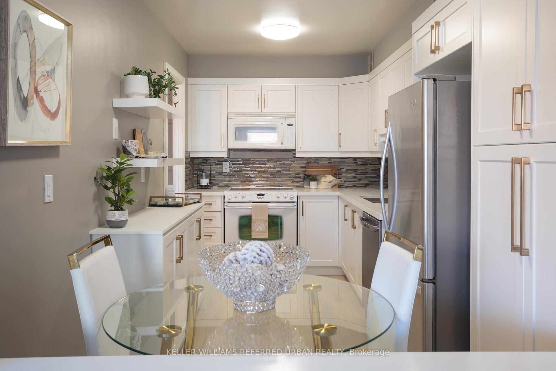 605 - 70 Baif Boulevard, Richmond Hill, ON L4C 5L2