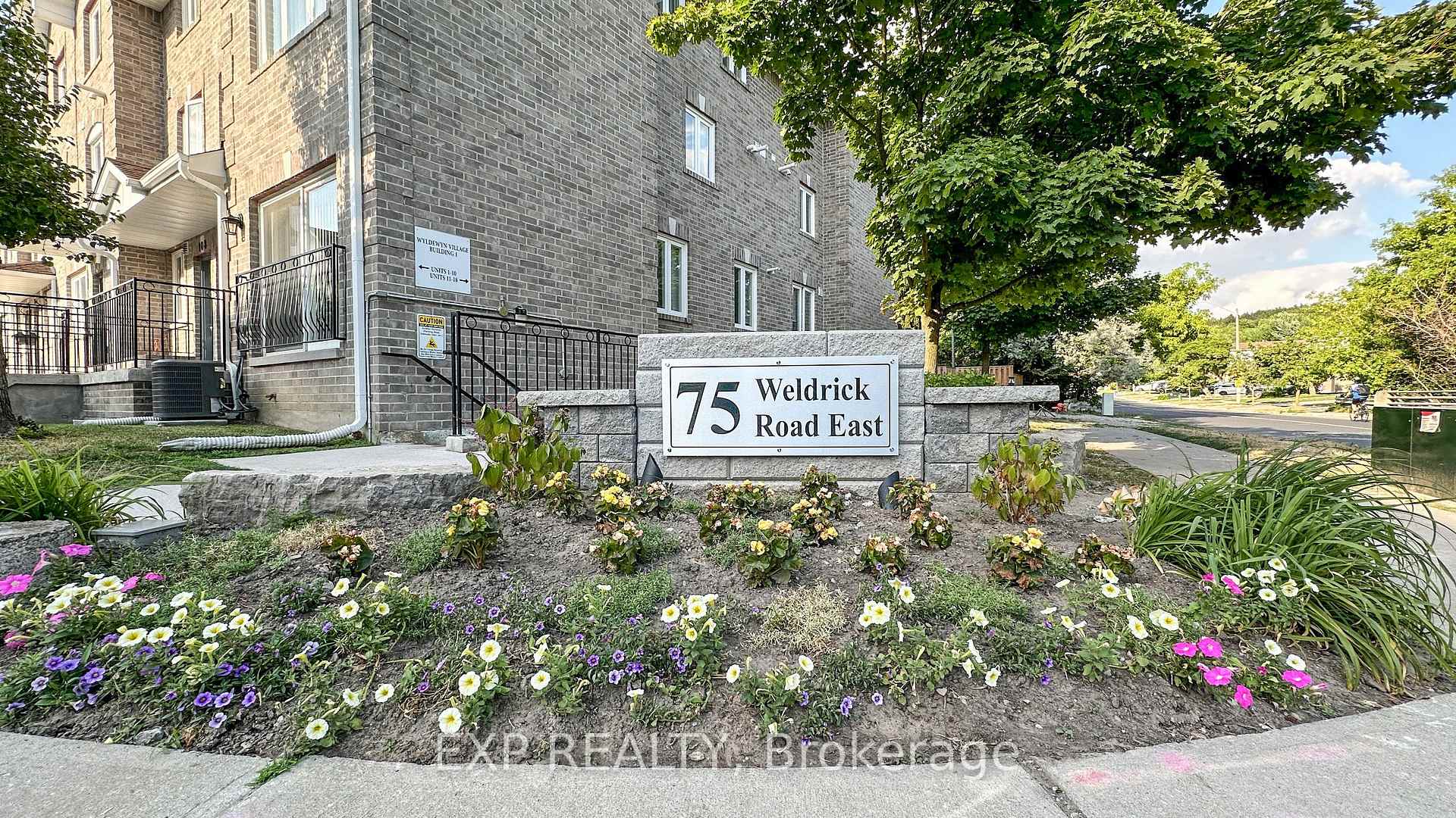 605 - 75 Weldrick Road E, Richmond Hill, ON L4C 0H9
