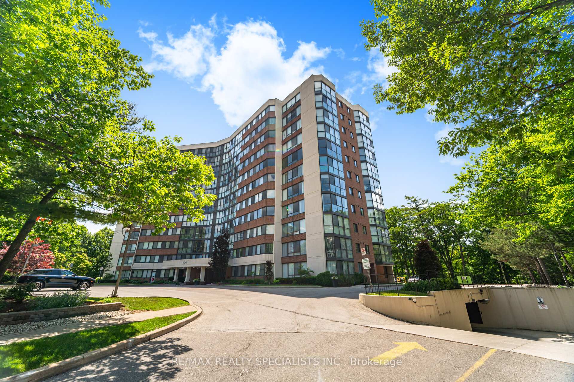 606 - 1240 Marlborough Court, Oakville, ON L6H 3K7