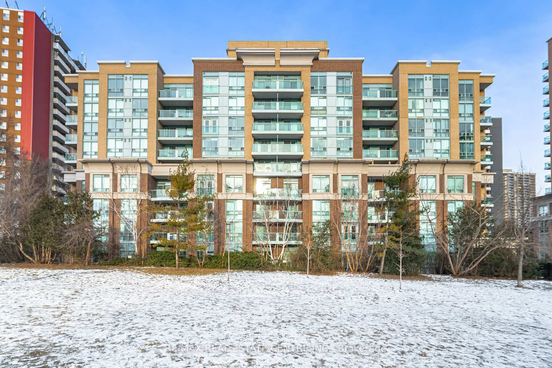 606 - 17 Michael Power Place, Toronto, ON M9A 5G5