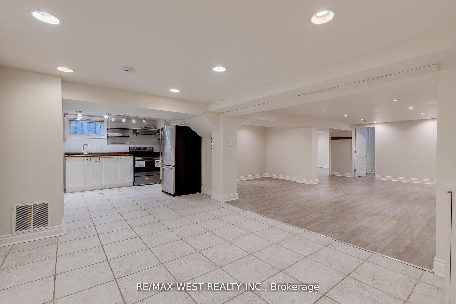 Lower - 606 Conacher Drive, Toronto, ON M2M 3N1
