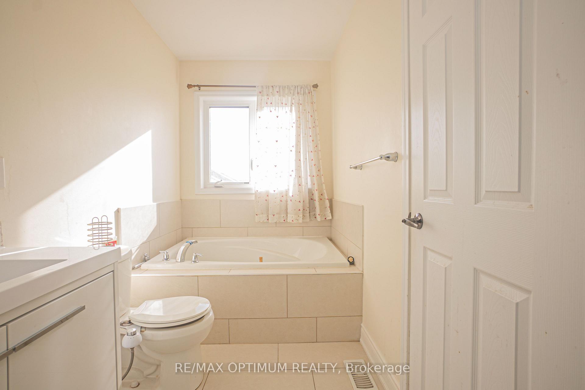 607 Remembrance Road, Brampton, ON L7A 4L2