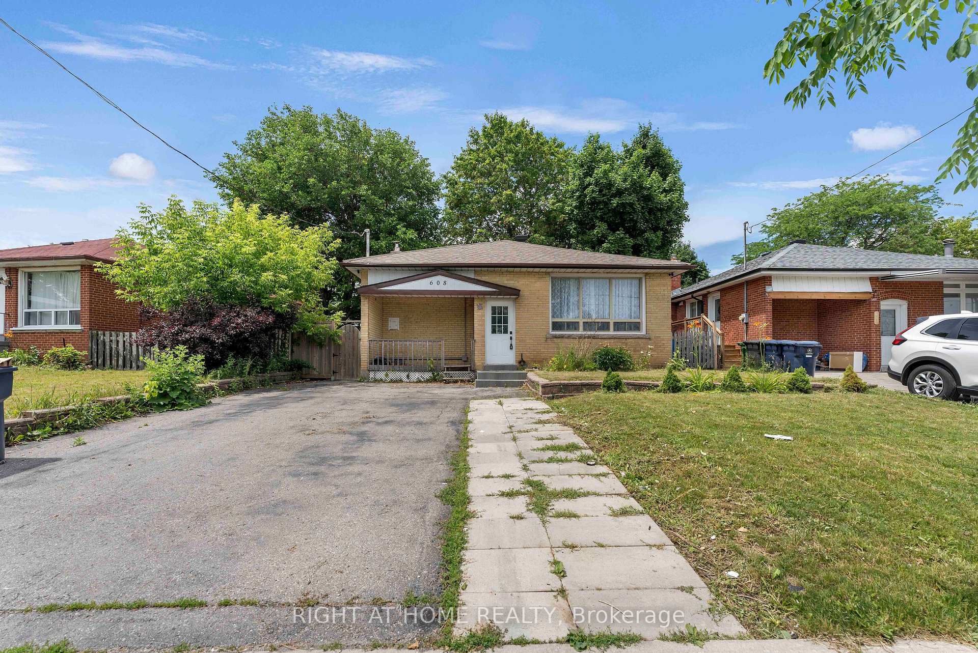 608 Mccowan Road, Toronto, ON M1J 1K1
