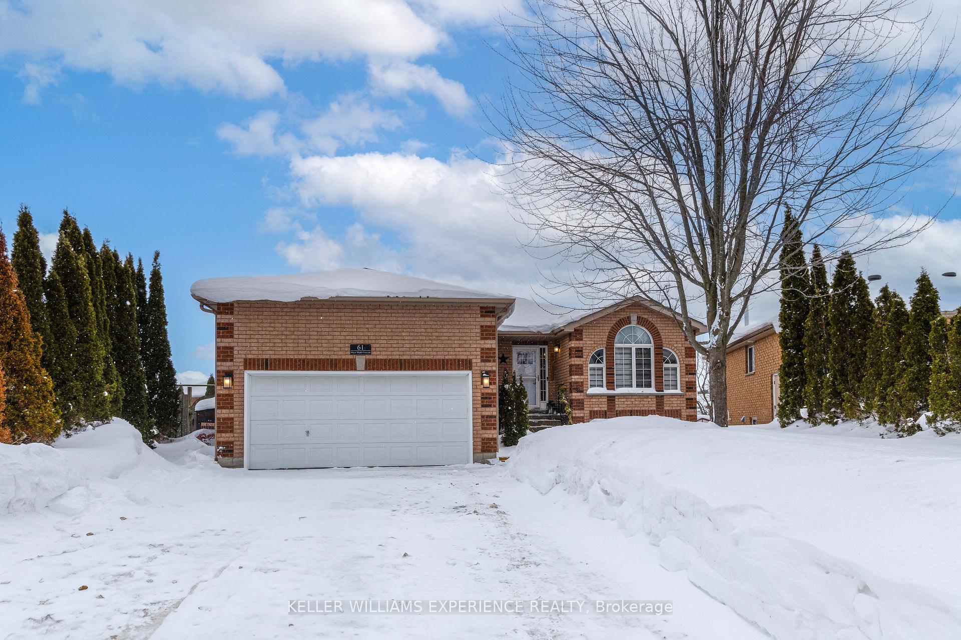 61 Silver Maple Crescent, Barrie, ON L4N 8S8