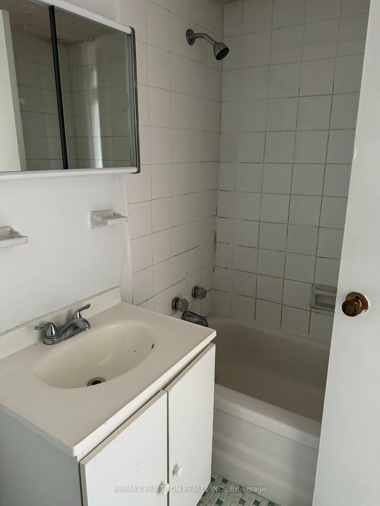 610 - 500 Dawes Road, Toronto, ON M4B 2G1