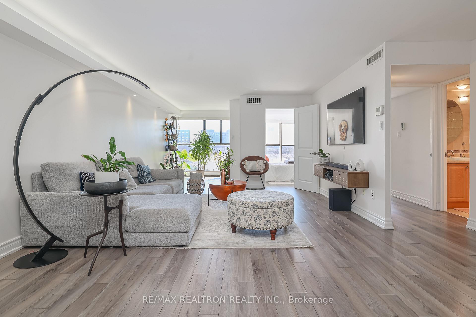 610 - 65 Scadding Avenue, Toronto, ON M5A 4L1