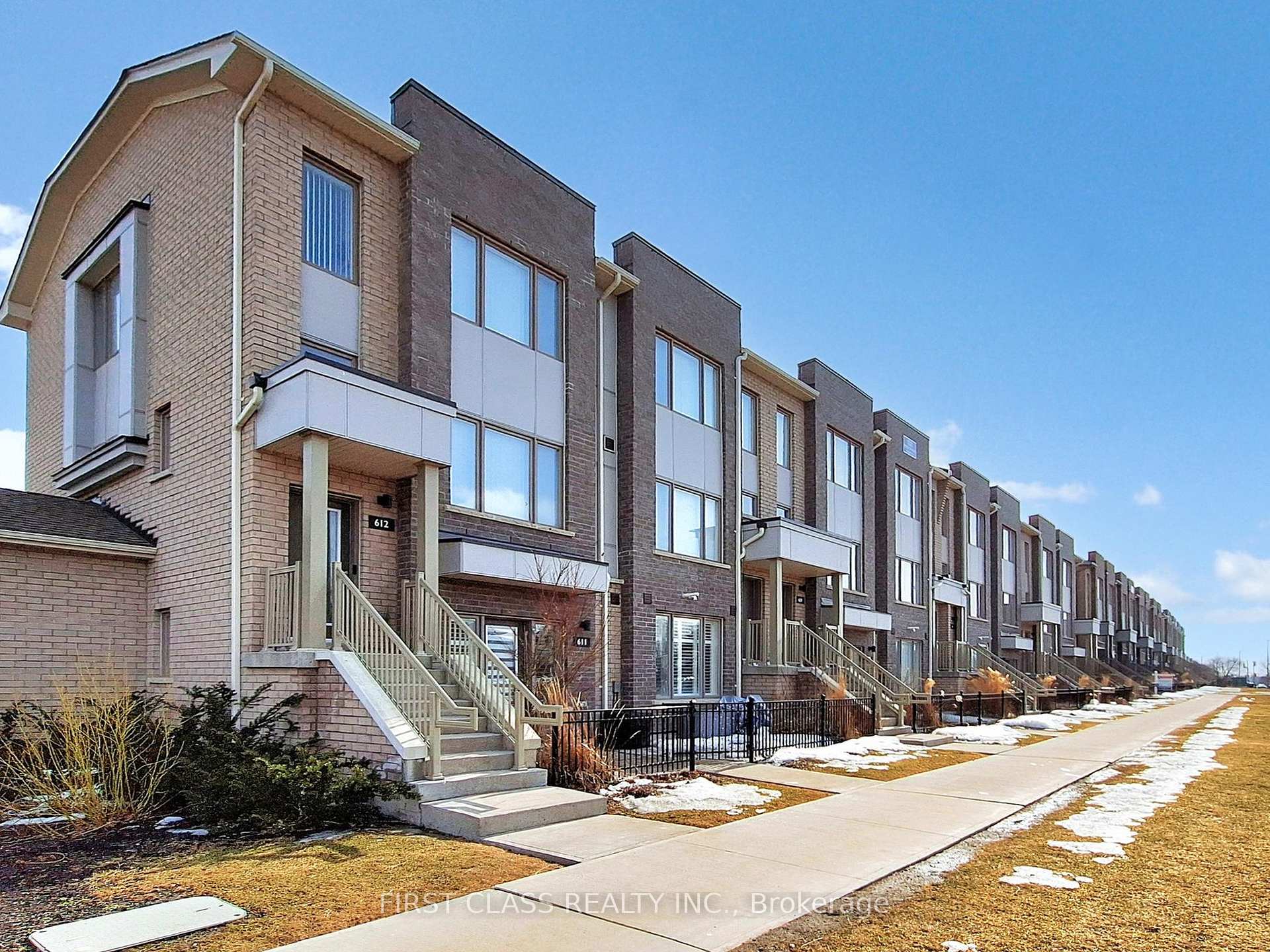 611 - 1525 Kingston Road, Pickering, ON L1V 0E9