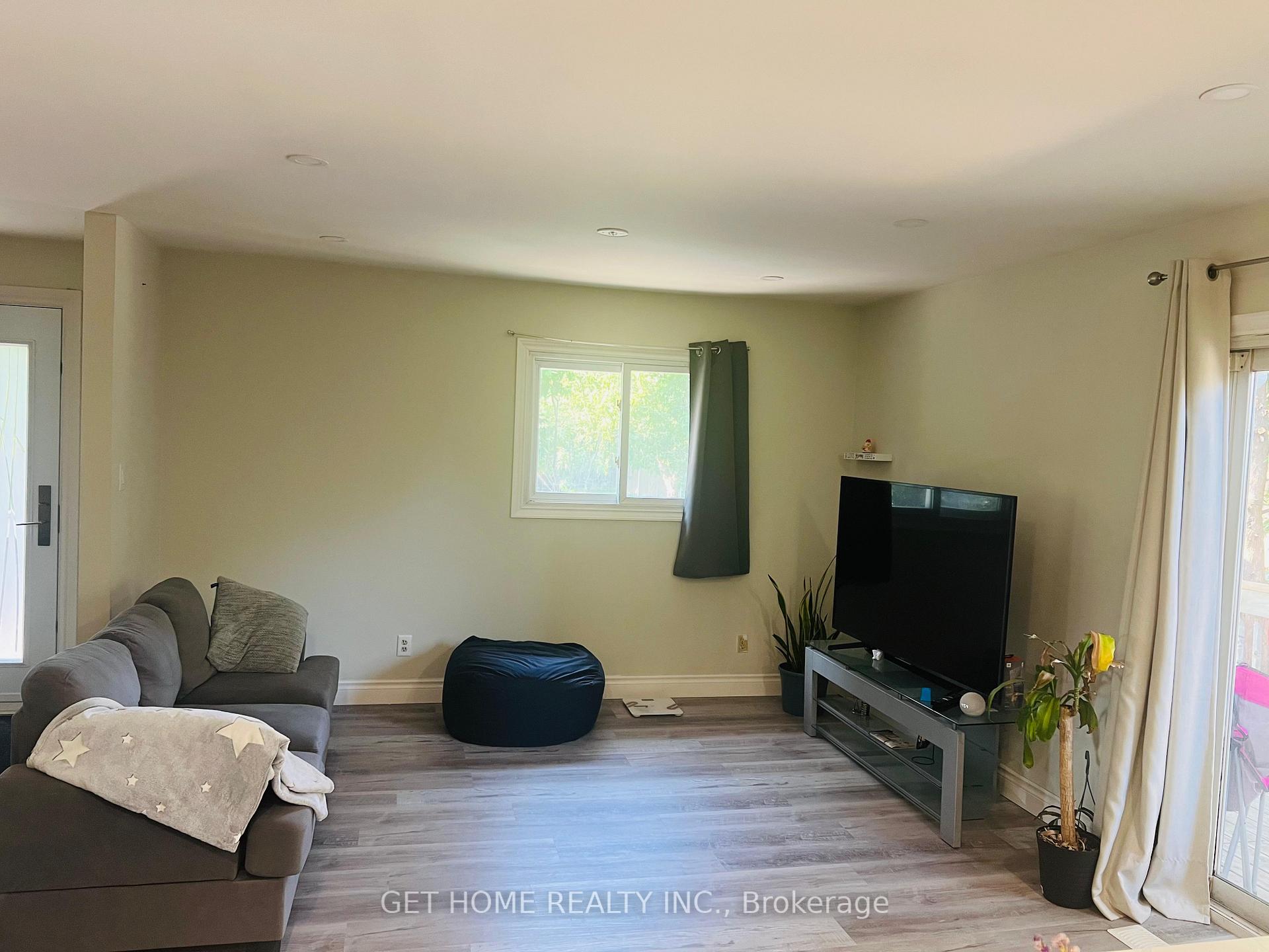611 ANDERSON Street, Whitby, ON L1N 3V9