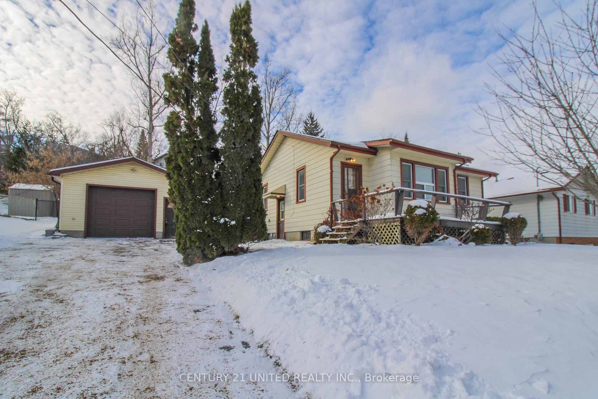 611 Asburnham Drive, Peterborough, ON K9L 2A2