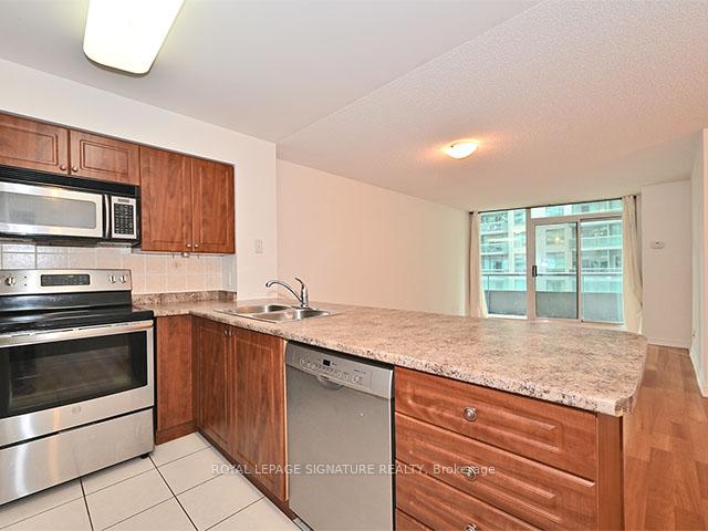 612 - 30 Grand Trunk Crescent, Toronto, ON M5J 3A3