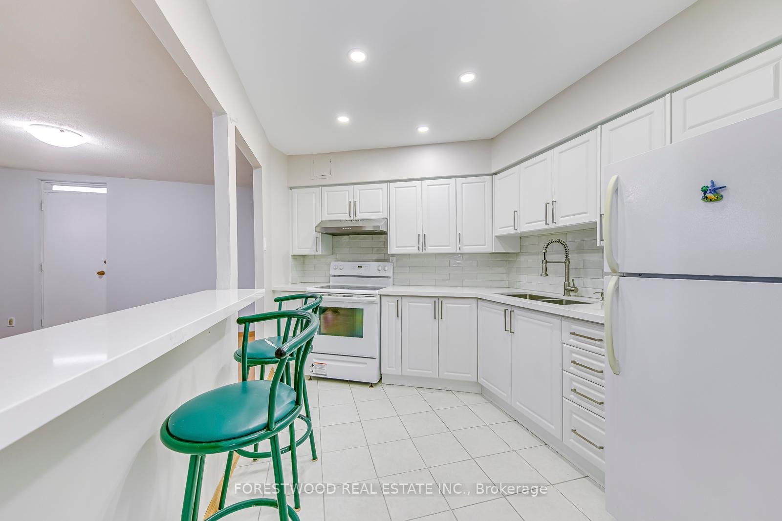 612 - 3555 DERRY Road E, Mississauga, ON L4T 1B2