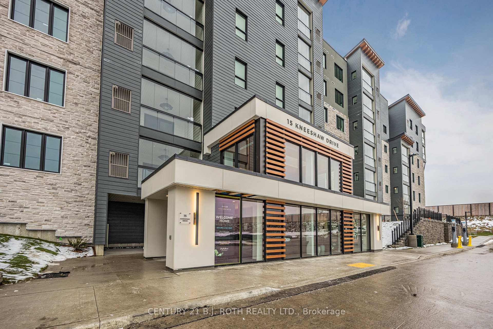 613 - 15 kneeshaw Drive, Barrie, ON L9J 0X9