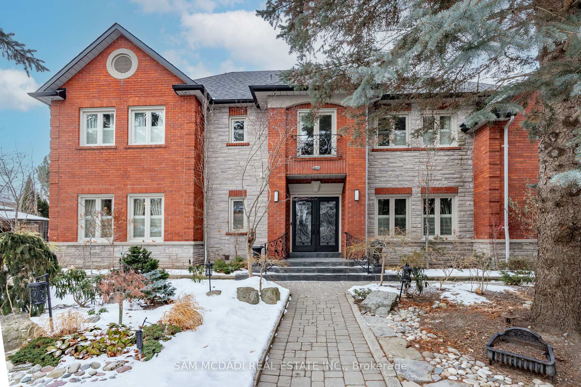 6158 Kisby Drive, Mississauga, ON L5V 1M4