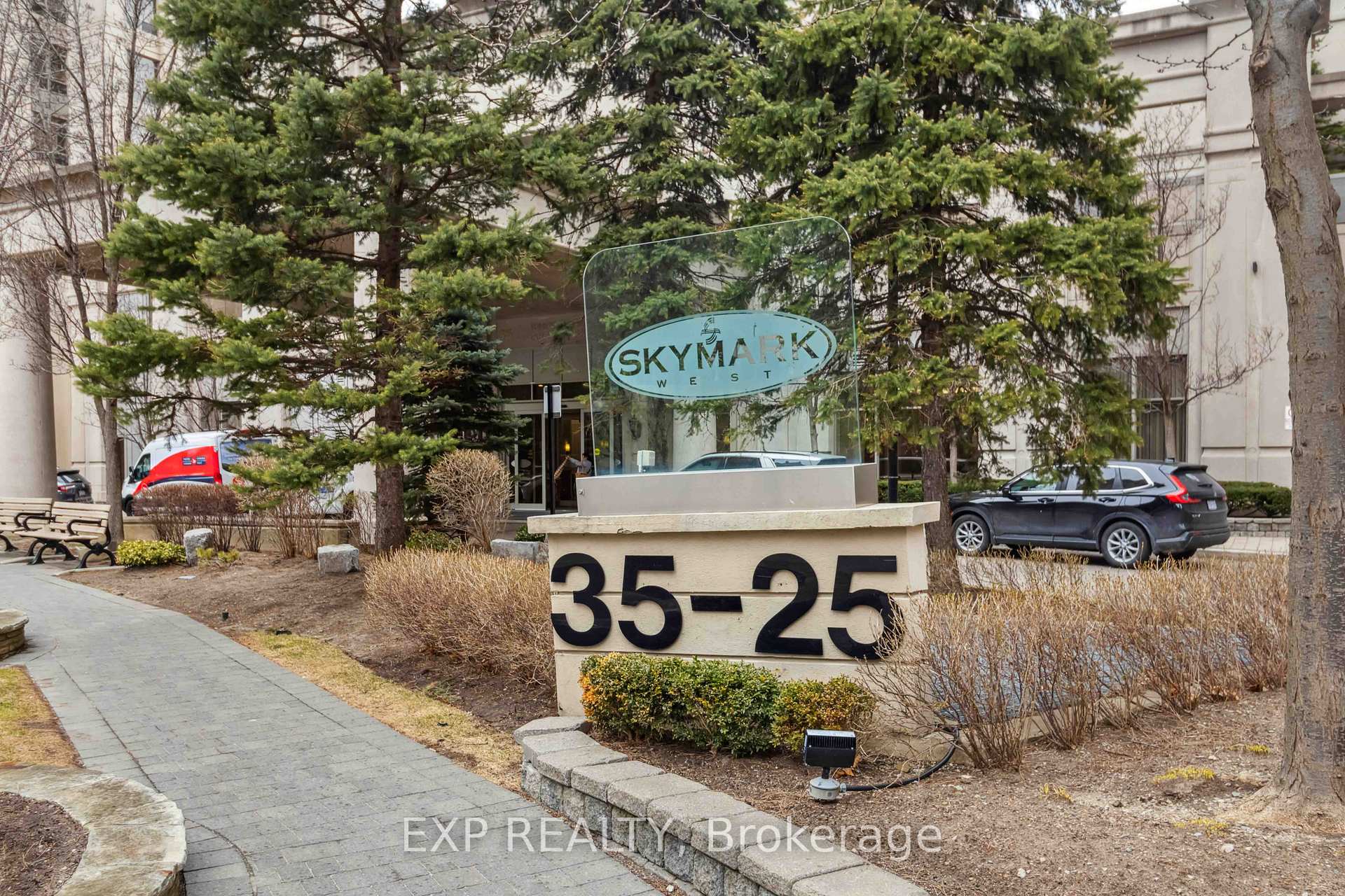 616 - 25 Kingsbridge Garden Circle, Mississauga, ON L5R 4B1