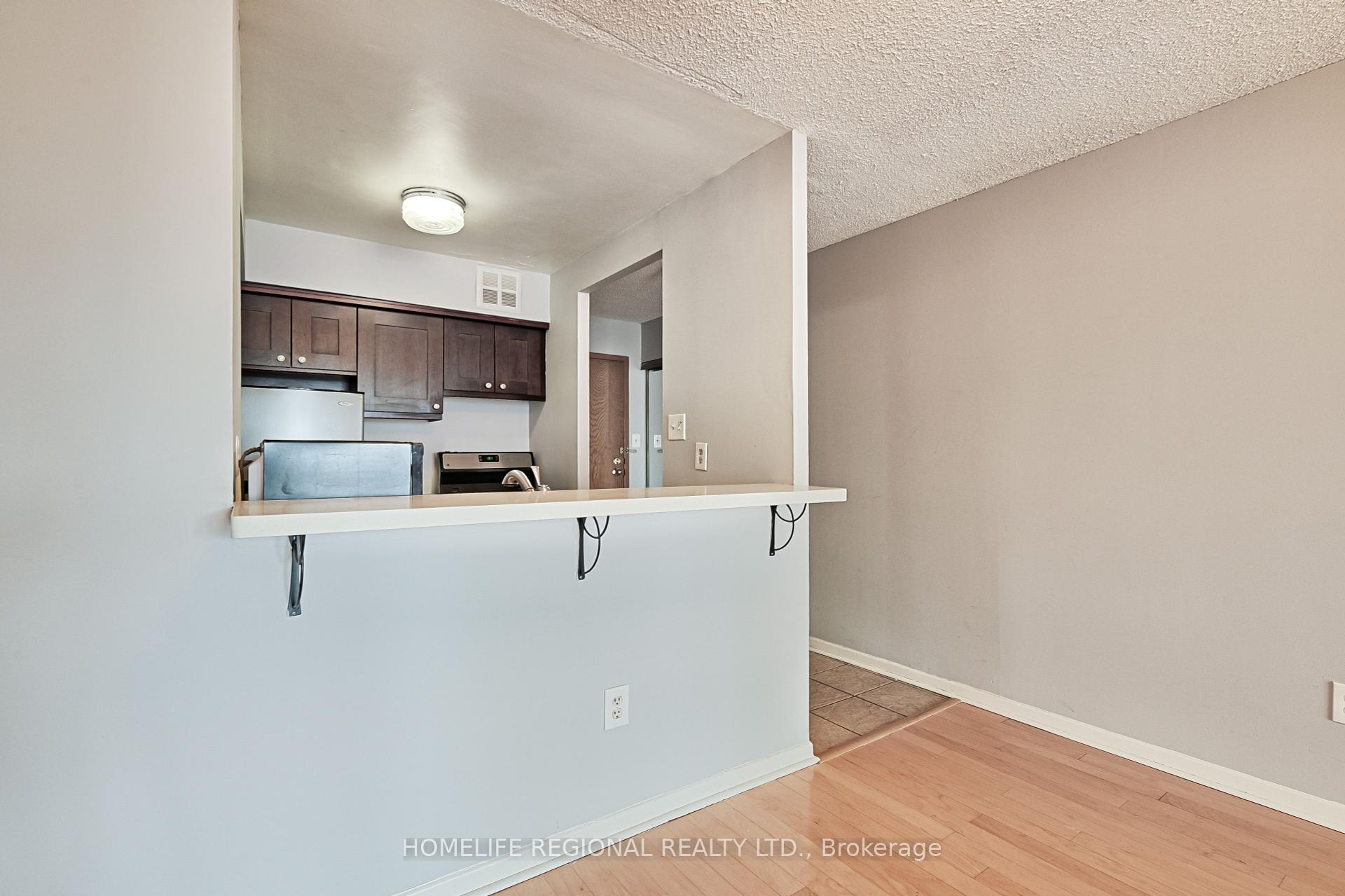 617 - 44 St Joseph Street, Toronto, ON M4Y 2W4