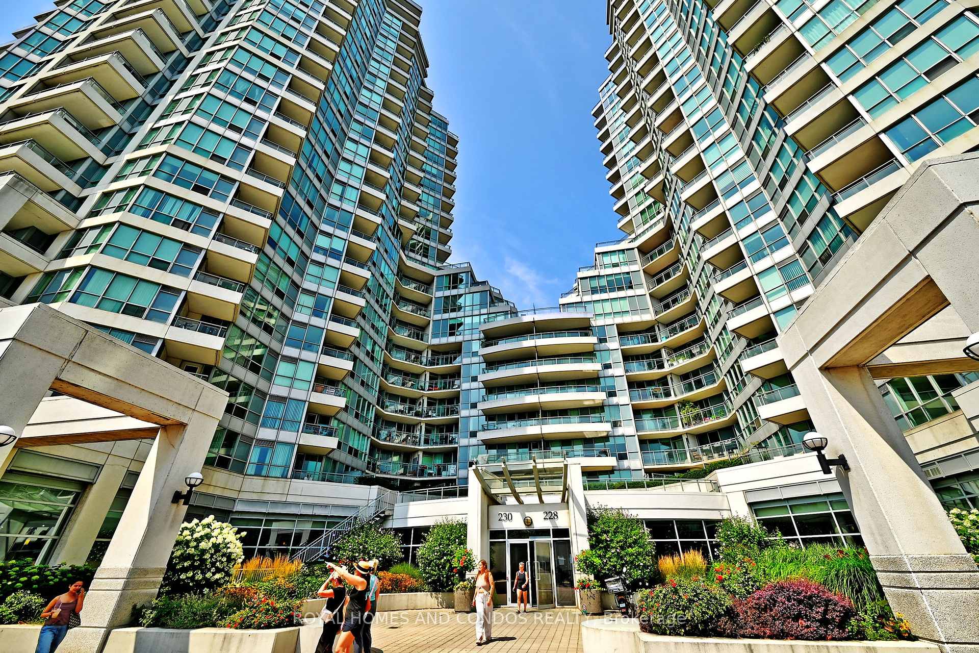 618 - 230 Queens Quay W, Toronto, ON M5J 1B5